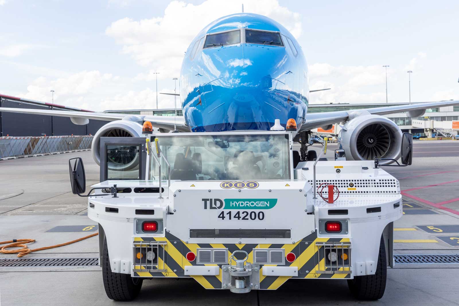 Remorquer un avion avec de l'hydrogène ? C'est fait à Amsterdam-Schiphol